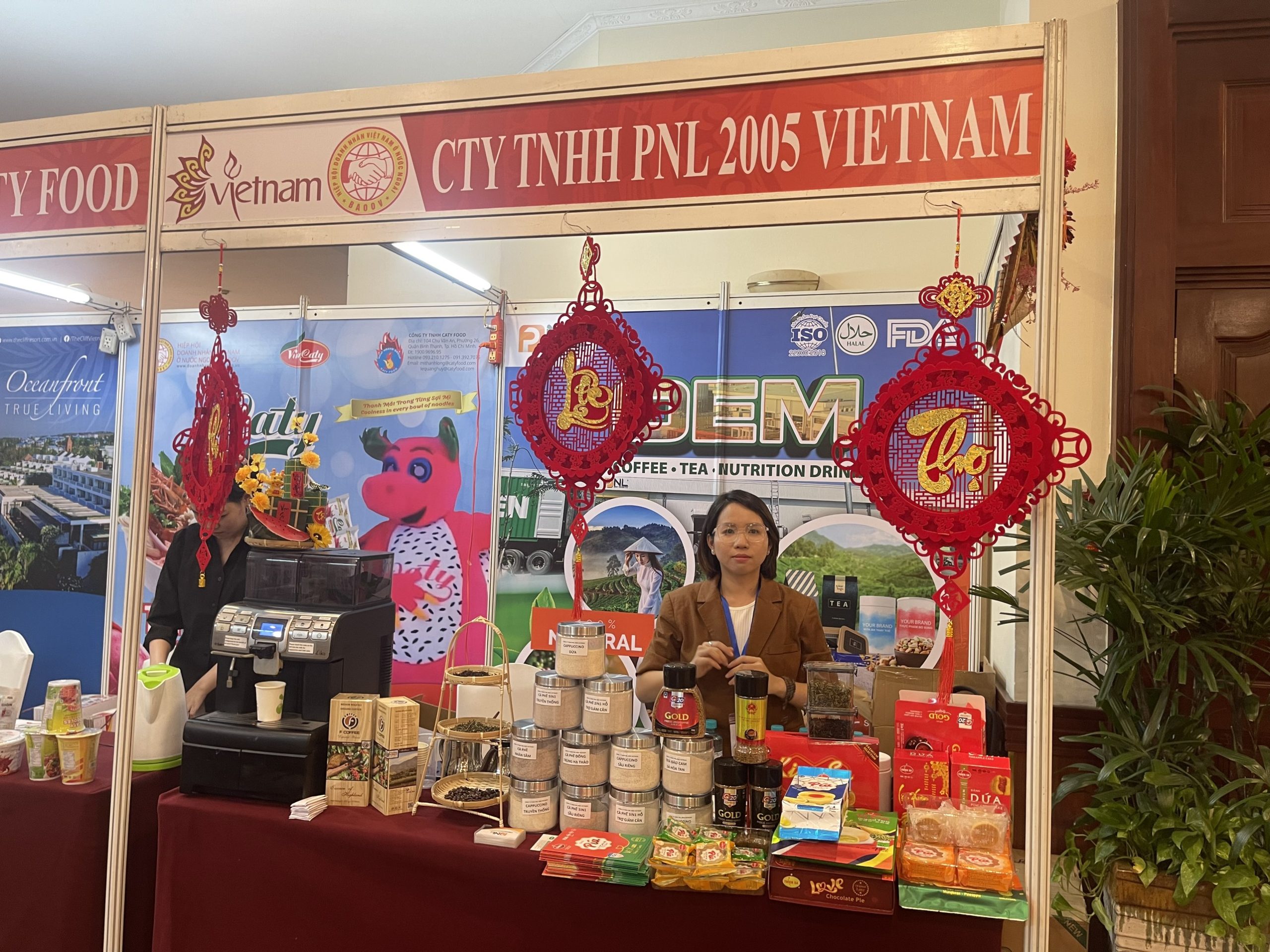 PNL 2005VN at the event of the Association of Vietnamese Entrepreneurs ...